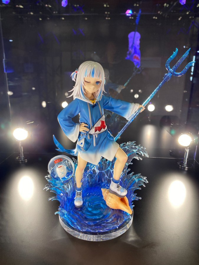 Figure Gawr Gura yang Berukuran Asli Akan Dijual di Lelang Amal - TITIP ...