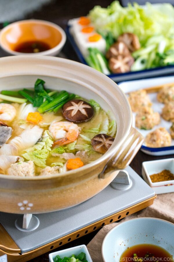 10 Jenis Hidangan Nabe yang Biasa Disantap di Jepang - TITIP JEPANG
