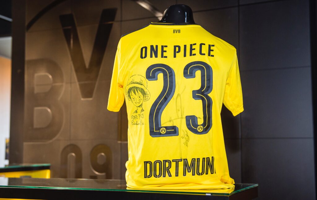 Klub Bola Asal Jerman, Borussia Dortmund Rayakan Episode 1100 One Piece ...