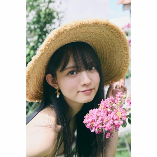 Photobook Last Idol Maina Mizuno 1st Photo book [PO-24] - TITIP JEPANG