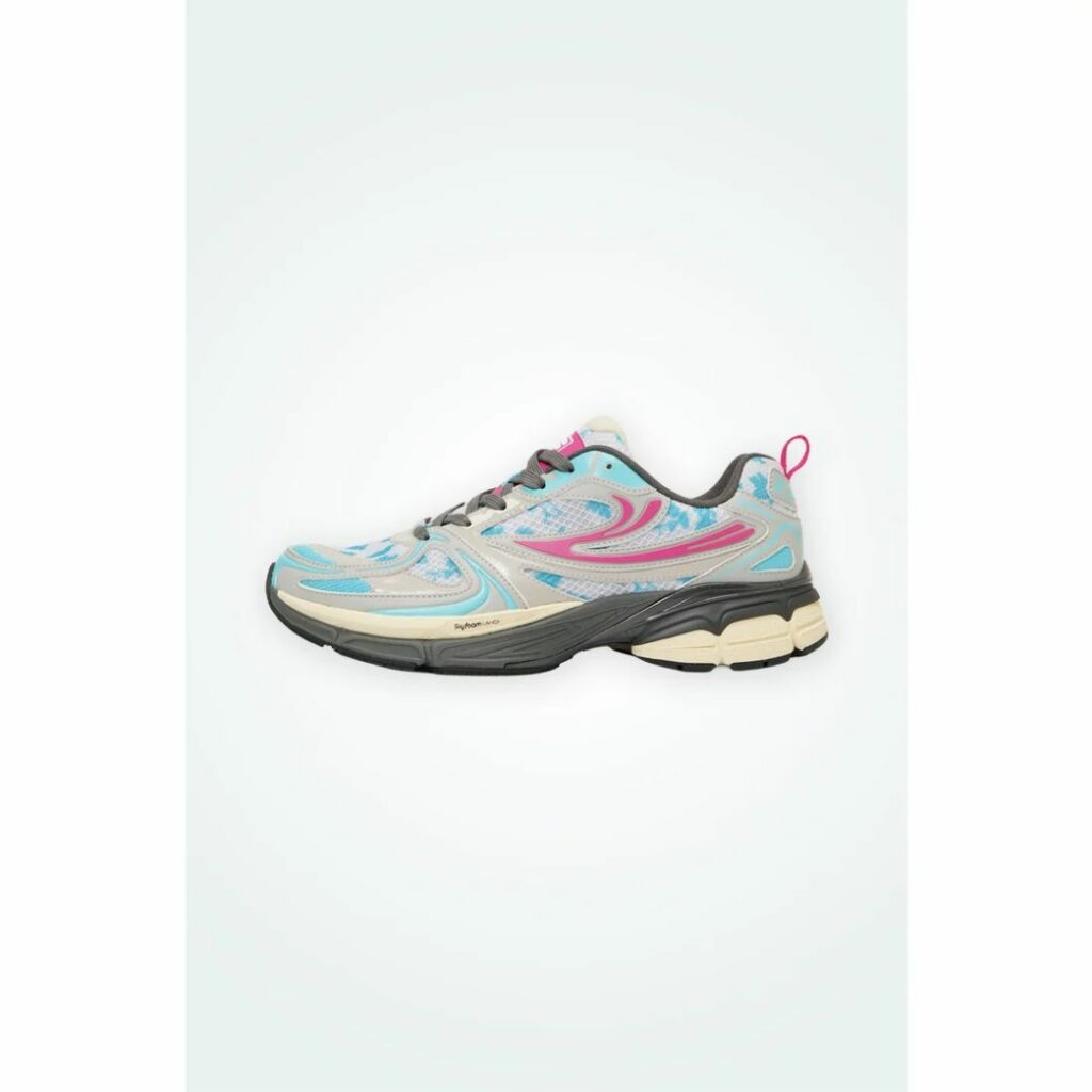 FILA x Hatsune Miku INTERUN v2 Sneakers – Koleksi Eksklusif Streetwear ...